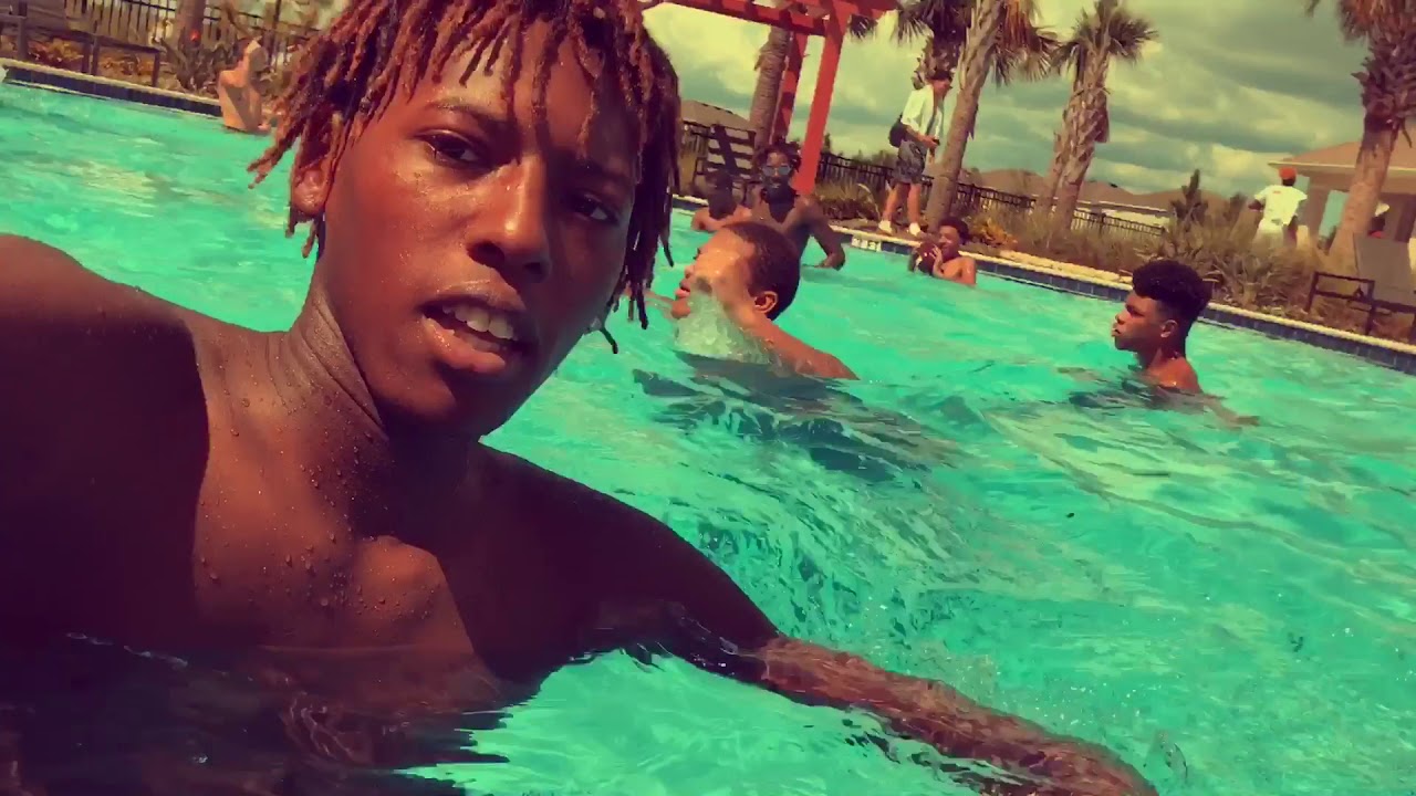POOL PARTY 🔥🤣 VLOG #1 - YouTube