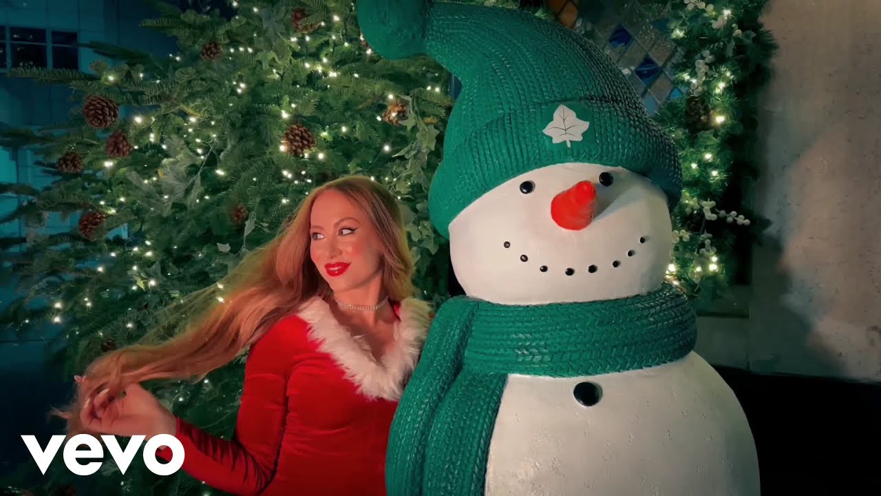 Emilee Lucia - Christmas With You (Official Music Video) - YouTube
