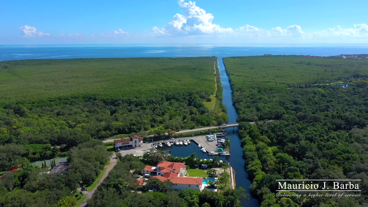 Snapper Creek Lakes - Coral Gables - YouTube