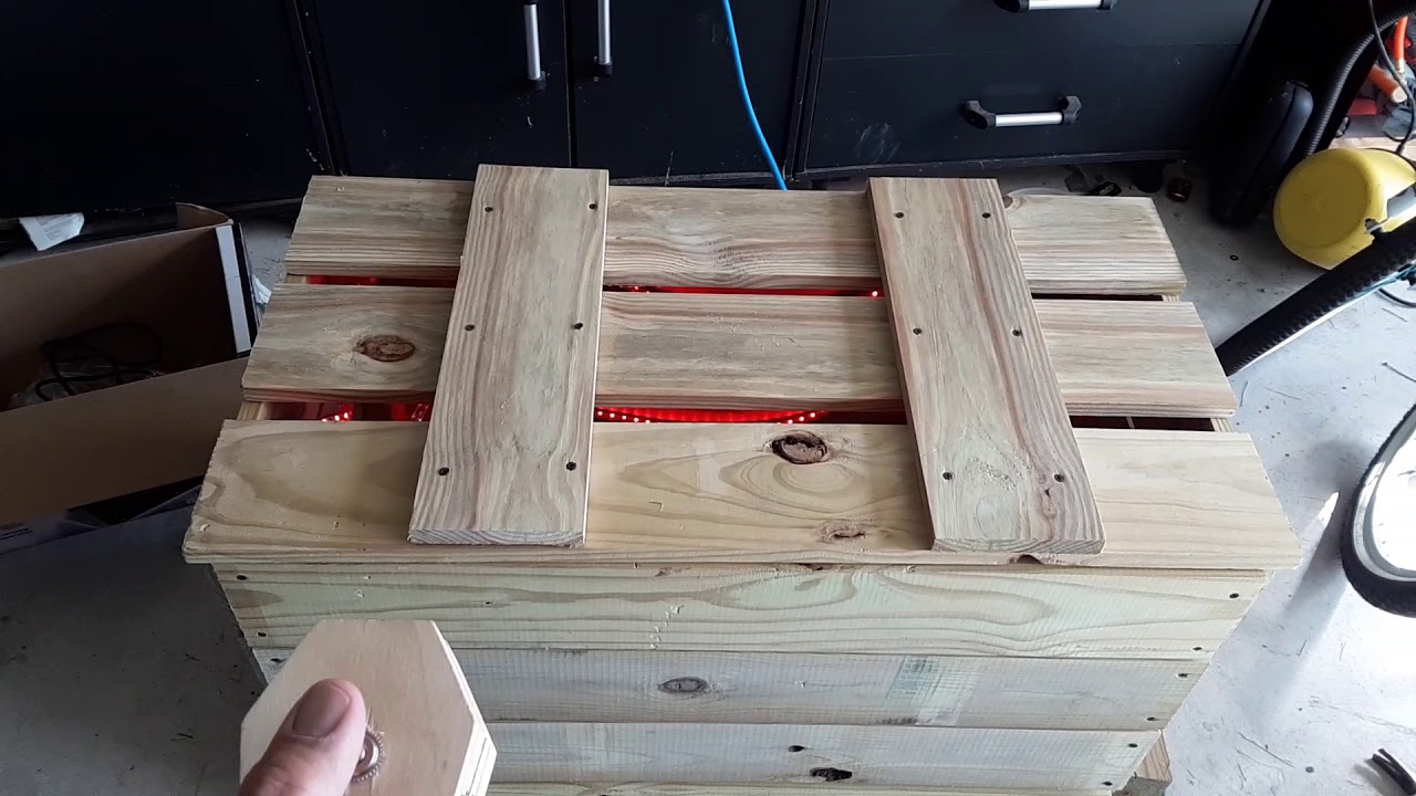 Arduino Monster In a Box - YouTube