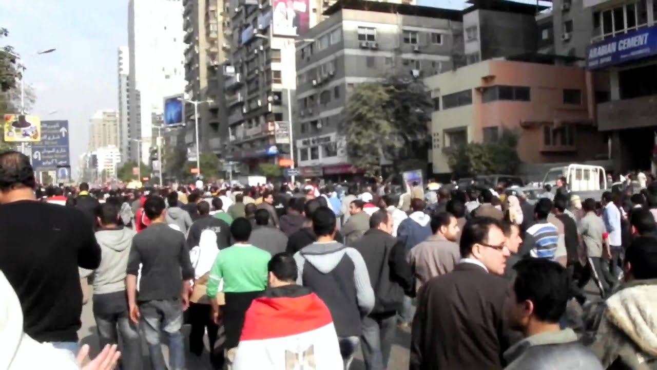 Gameela Ismail, Jan 25 - جميلة اسماعيل في المهندسين في 25 يناير - YouTube