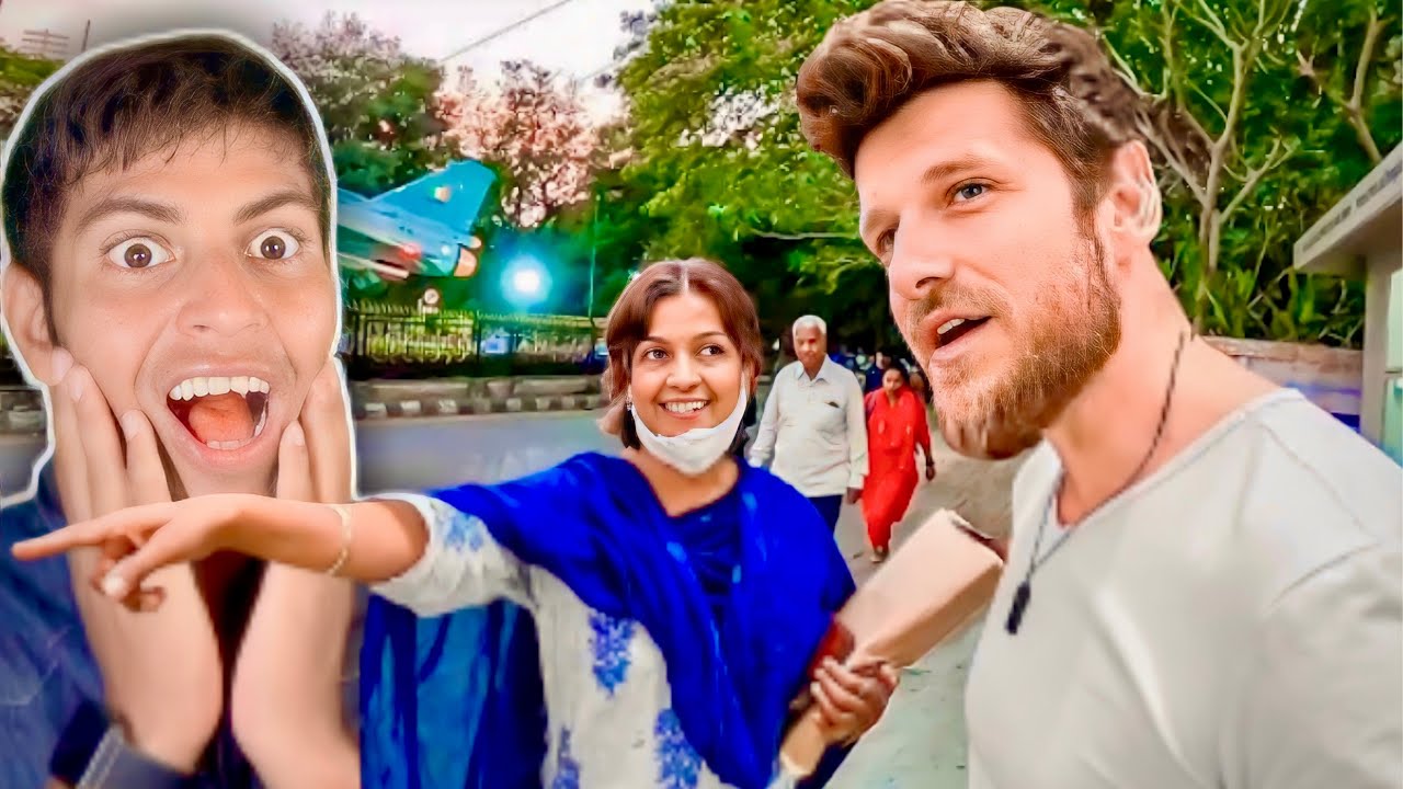 How Foreigners Vloggers in India - YouTube