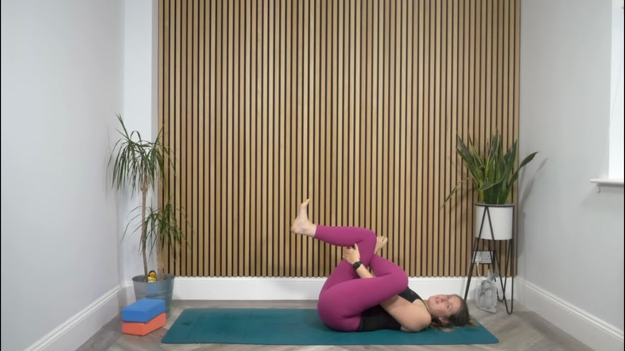 Leg Stretching Yoga | 30 mins | Bex Ellis Yoga - YouTube