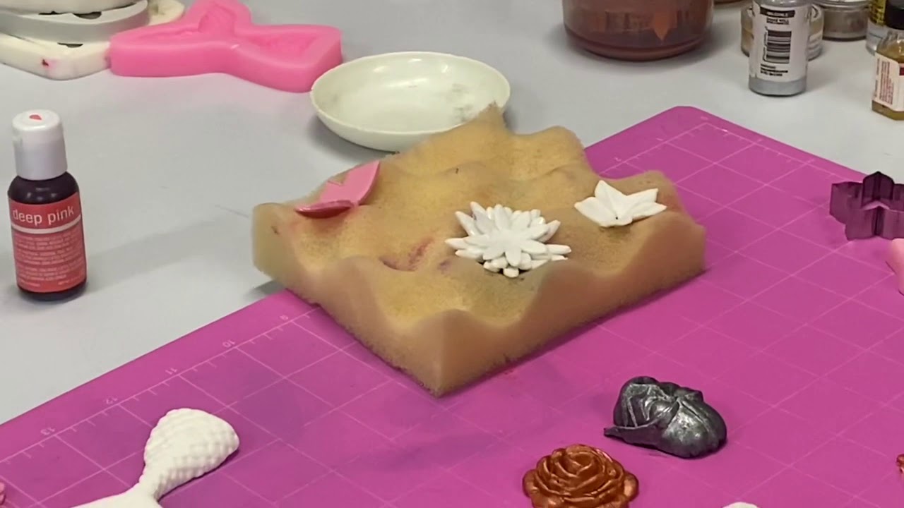Beginners cupcake Decorating Class - YouTube