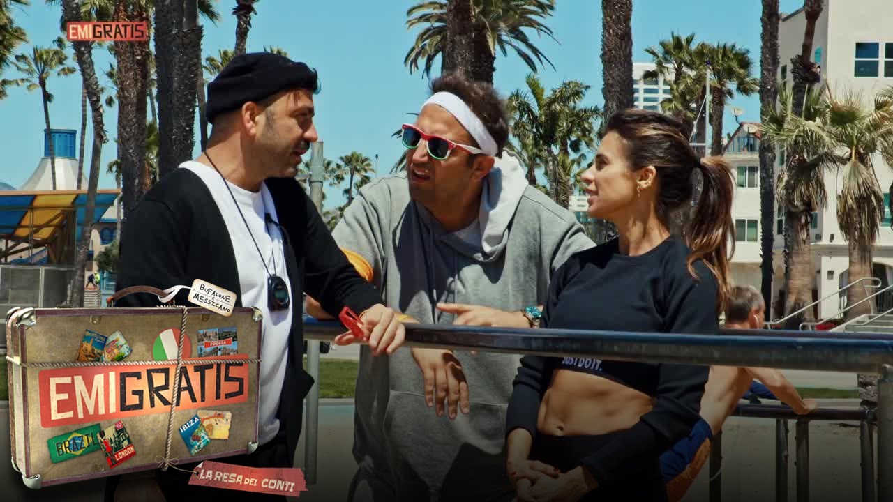 Emigratis - L'incontro di Pio e Amedeo con Elisabetta Canalis in ...