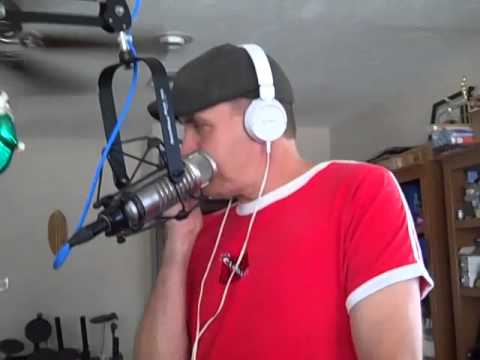 worldofboating.com "Jason Biggs Pees On Chelsea Handler!" - YouTube