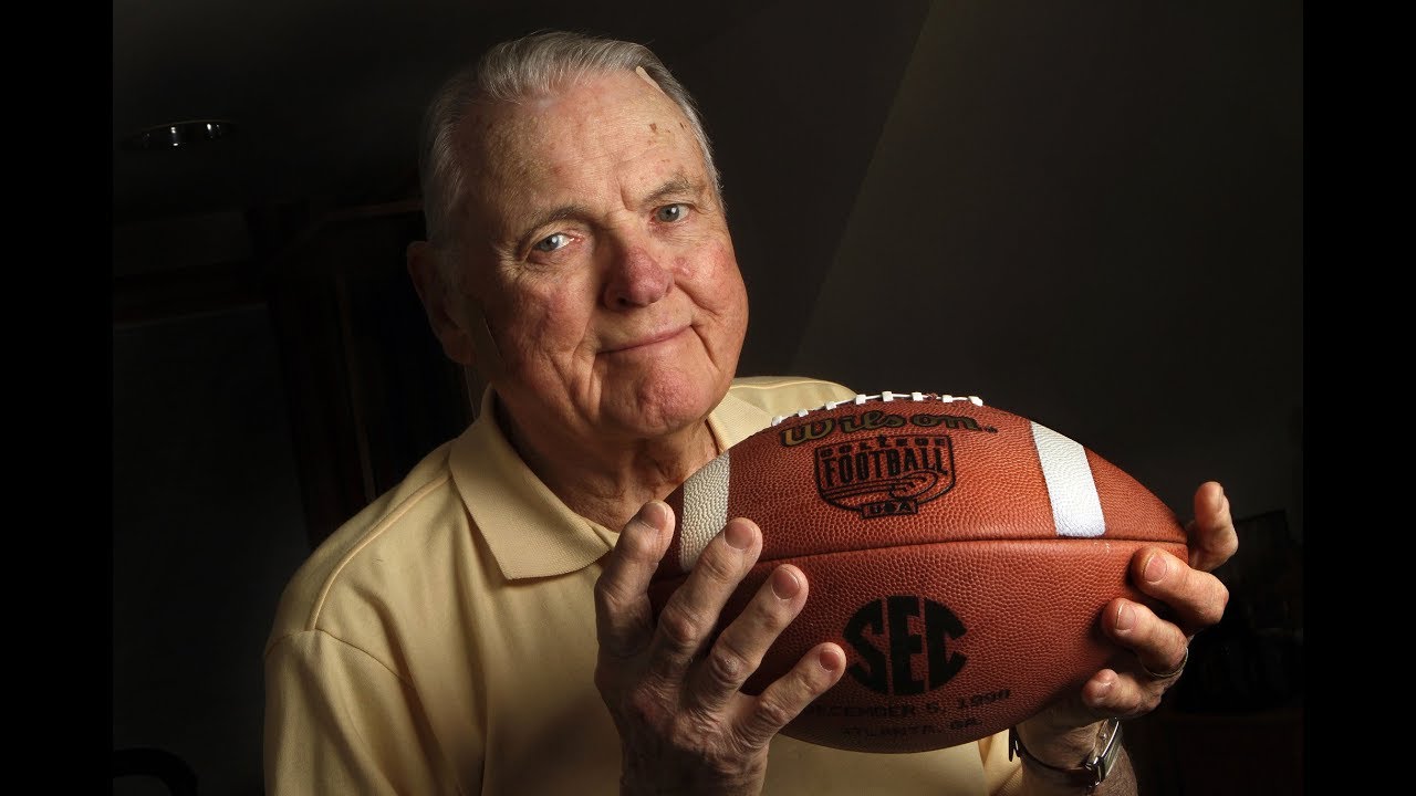 Legendary Broadcaster Keith Jackson Dies at Age 89 - YouTube