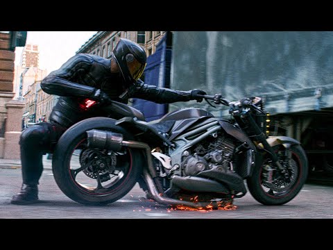 Hızlı Ve Öfkeli 8 Çılgın Kaçış Sahnesi Hobbs Ve Shaw Efsane Motor sahnesi