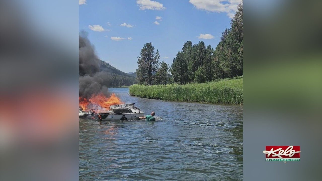 Boat explodes on Sheridan lake - YouTube