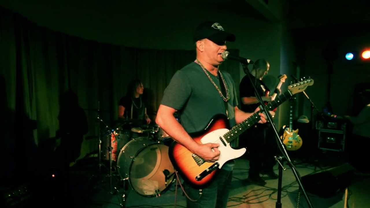 Picky Beggars Jam at Nocona Mardi Gras - YouTube