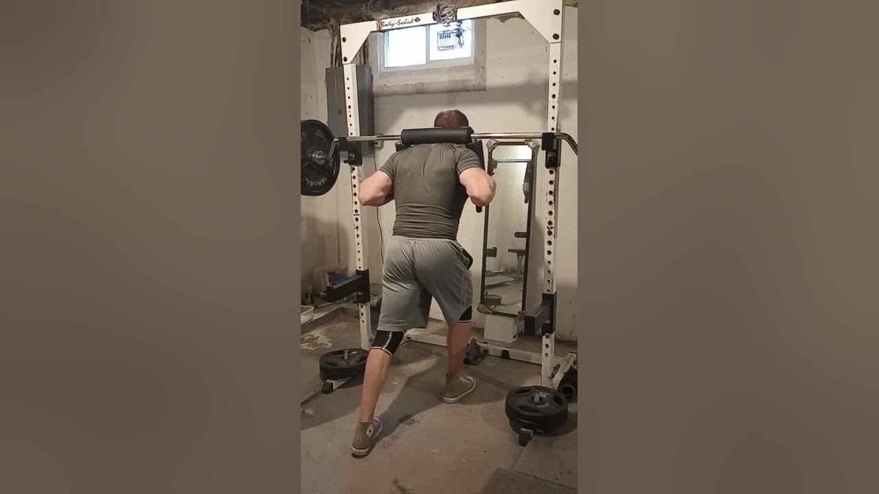 SSb squat 305 3x10 - YouTube