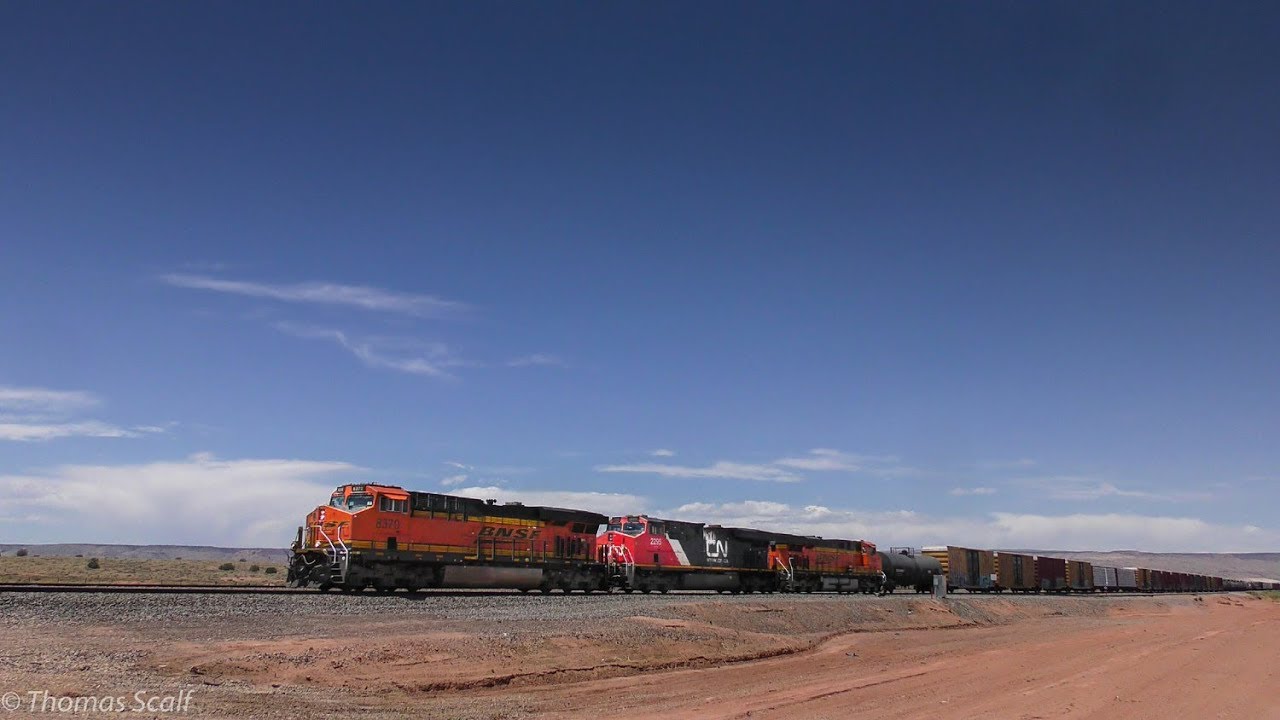 BNSF 8370 Leads a Manifest Under Wide New Mexico Skies! 4K - YouTube