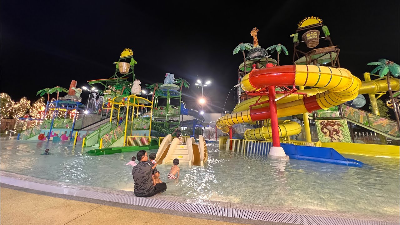 Big Bucket Splash @ Gamuda Luge Gardens - YouTube