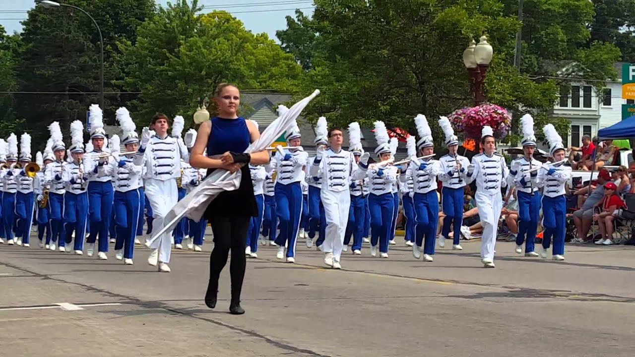 Hudson High School Marching Band 7-4-15 Hudson WI - YouTube