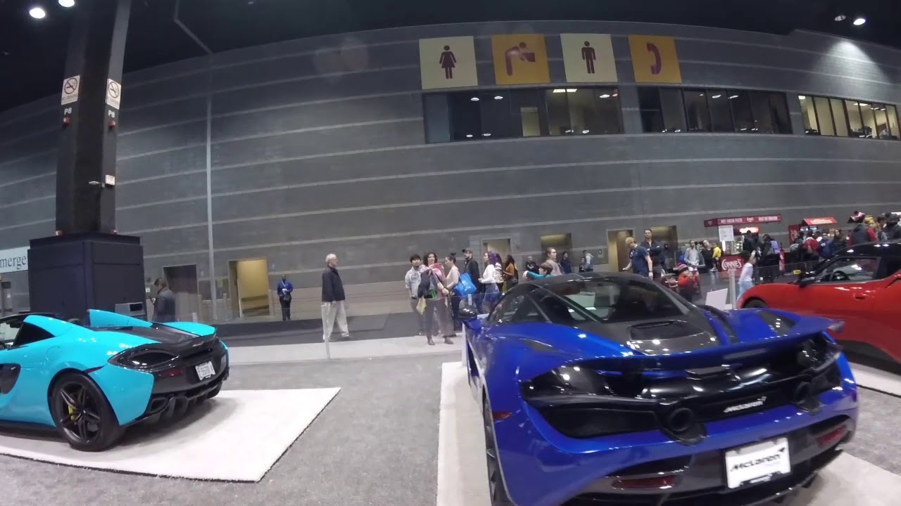 Behind the ropes at the Chicago Auto Show - YouTube