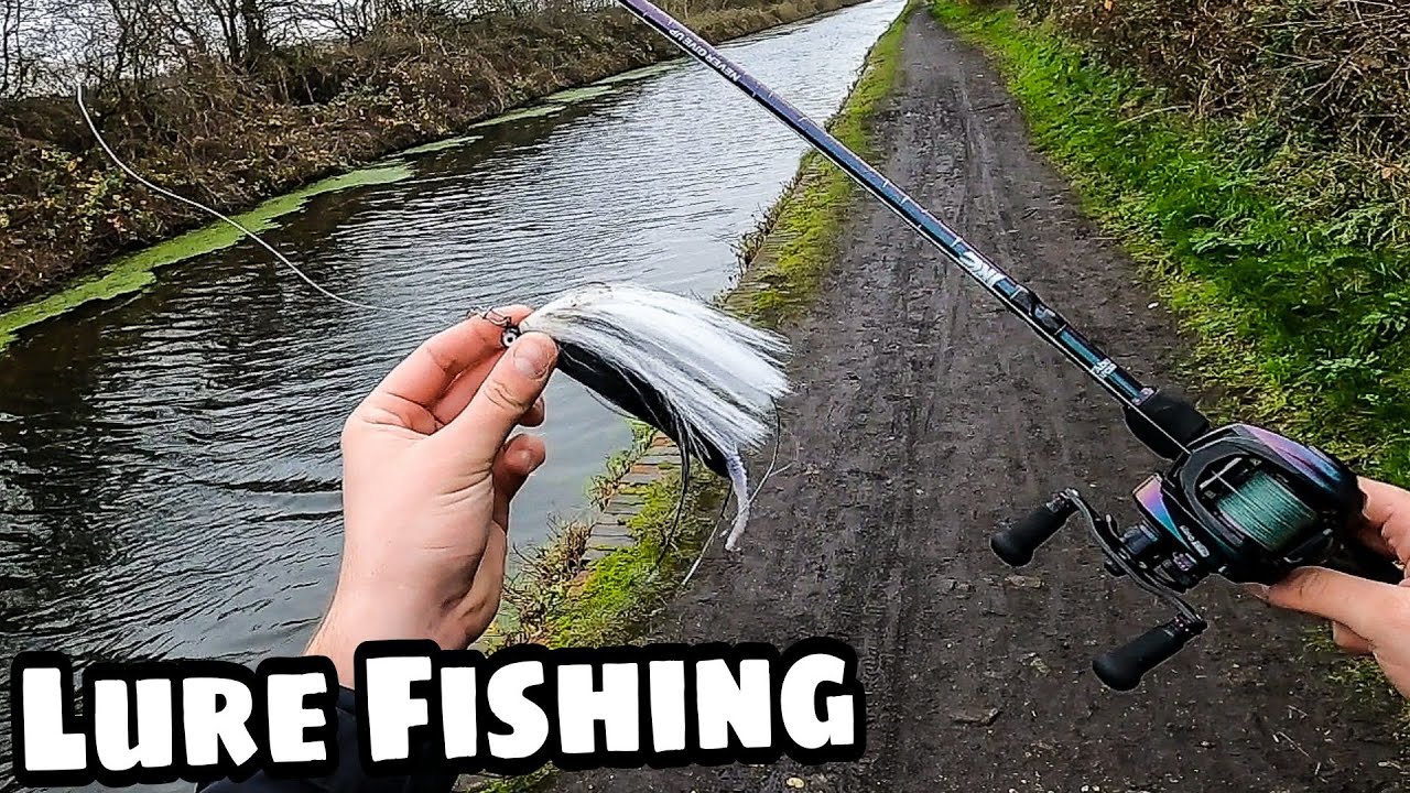Pike Fishing 🇬🇧 - Catching Pike on Jig Fly's - YouTube