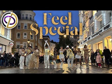 [KPOP IN PUBLIC | LONDON] TWICE (트와이스) - \