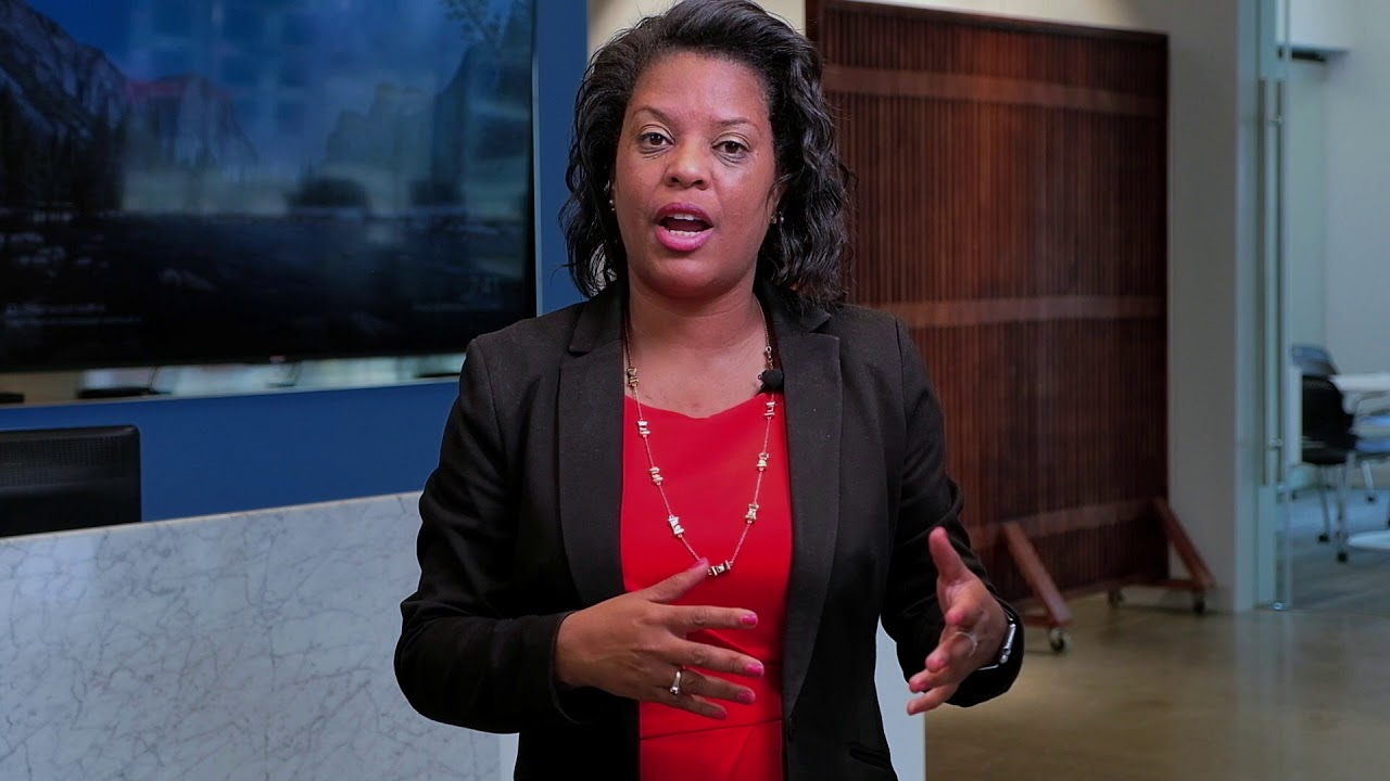 Deirdre Brown - Close With Dee - YouTube