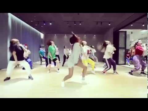 Billie Eilish | BURN (beginners class) | MAGGIE GOEBEL - YouTube