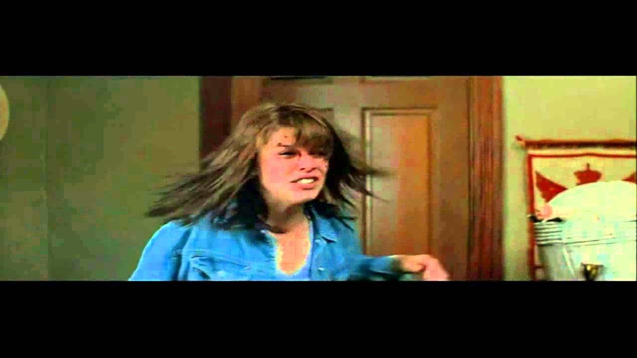 Scream (1996) Ghostface chaces Sidney - YouTube