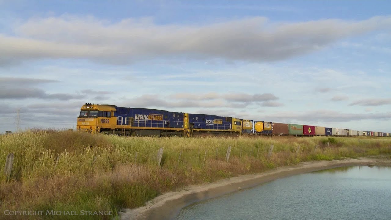 5MA5 Pacific National Container Train - PoathTV Australian Railways ...