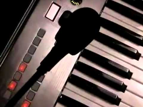 Korg R3 Synthesizer Vocoder Overview - YouTube