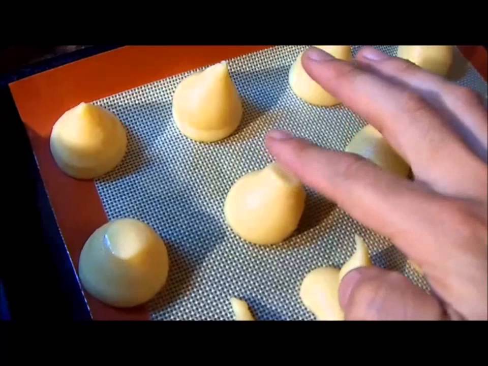 Como hacer masa bomba (profiteroles) - YouTube
