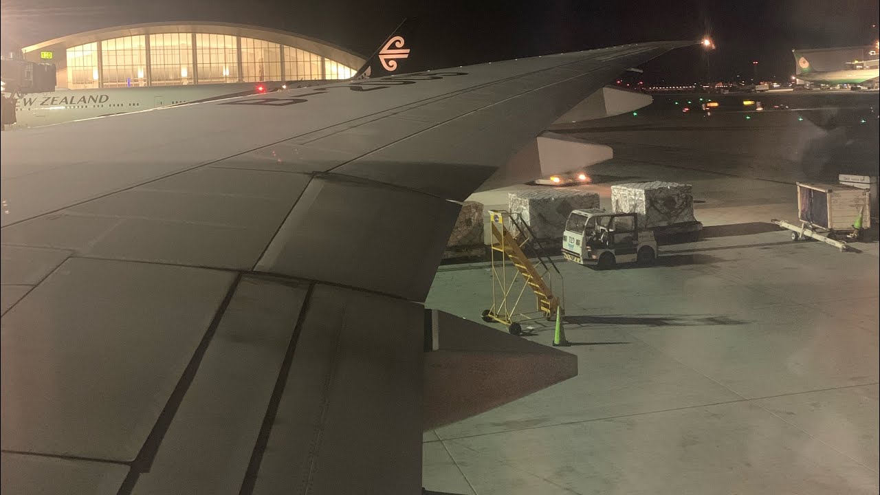 Boeing 777 300ER taxi and takeoff interior view - YouTube