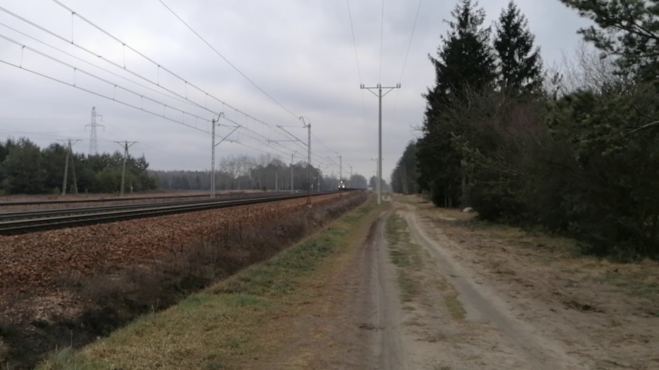 EU07-465 z platformami na szlaku|Magdalenka - YouTube