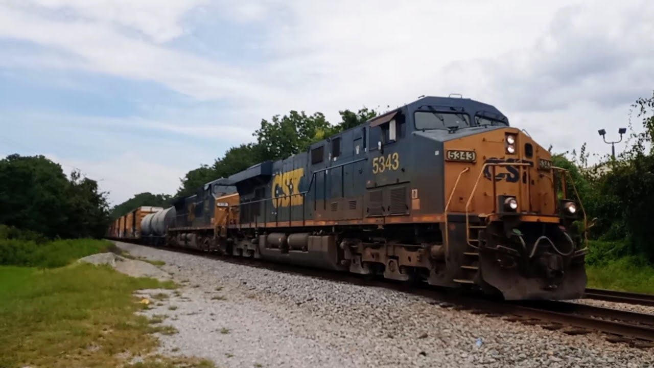 CSXT 5343 Leads CSX Train M409 At North Charleston SC - YouTube