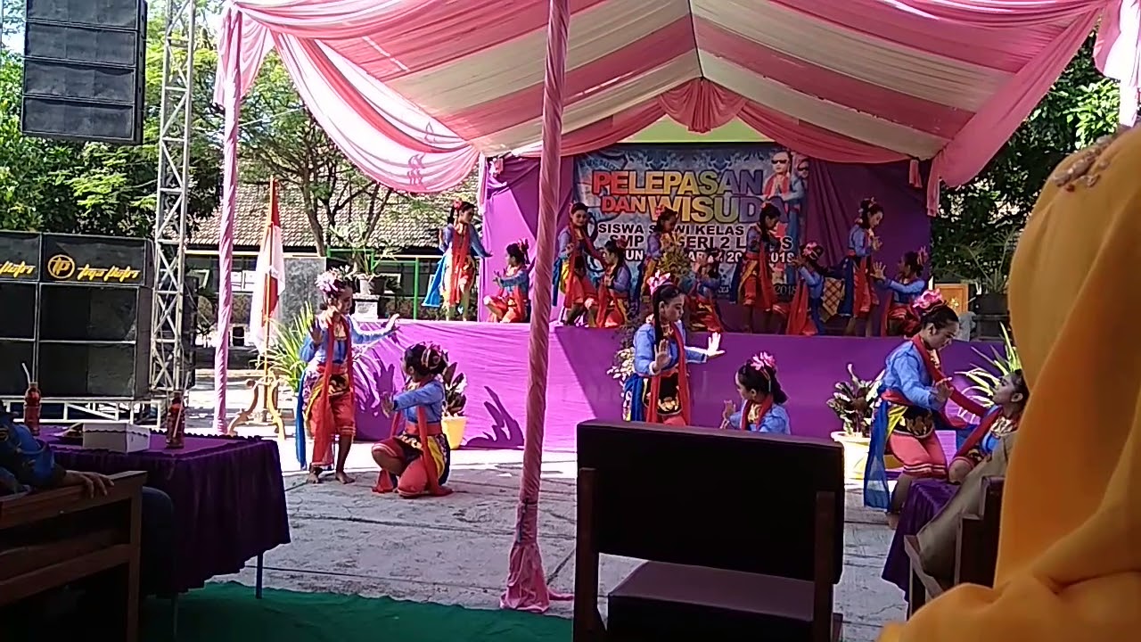 Tari ReReRe smpn 2 leces - YouTube