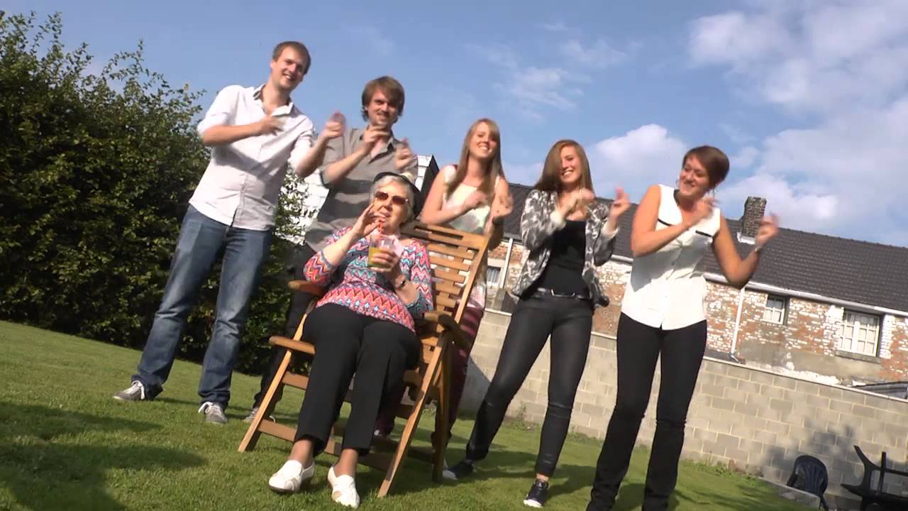 Surprise mariage Astrid & Adrien "HAPPY" - YouTube