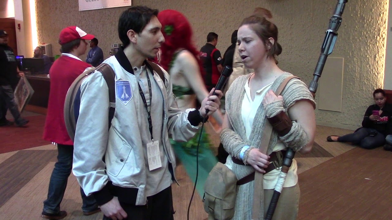 Star Wars The Last Jedi Albuquerque Comic Con 2018 Rey - YouTube