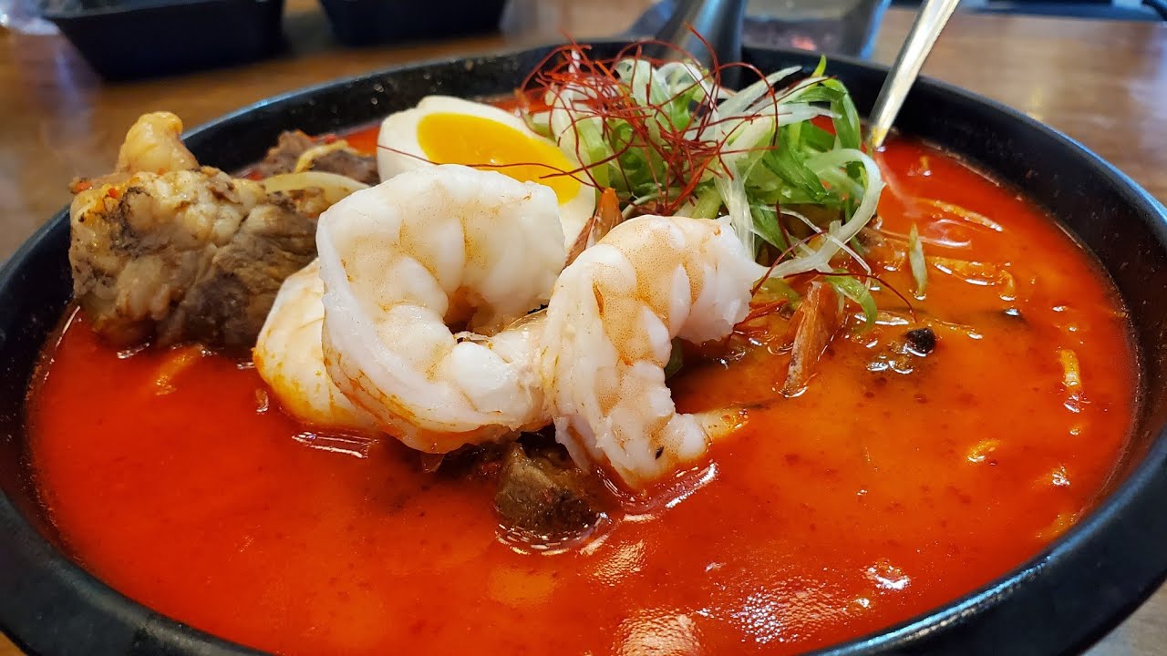 OMOIDE - King TonKatsu, Spicy Short Rib Ramen, Honey Toast - YouTube