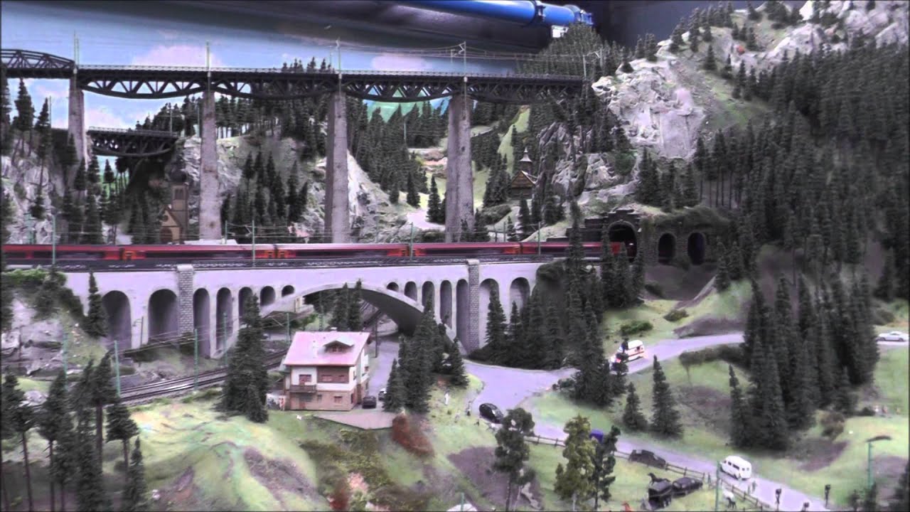 HO scale ÖBB Railjet in Miniatur Wunderland, Hamburg, 17 JAN 2014 - YouTube