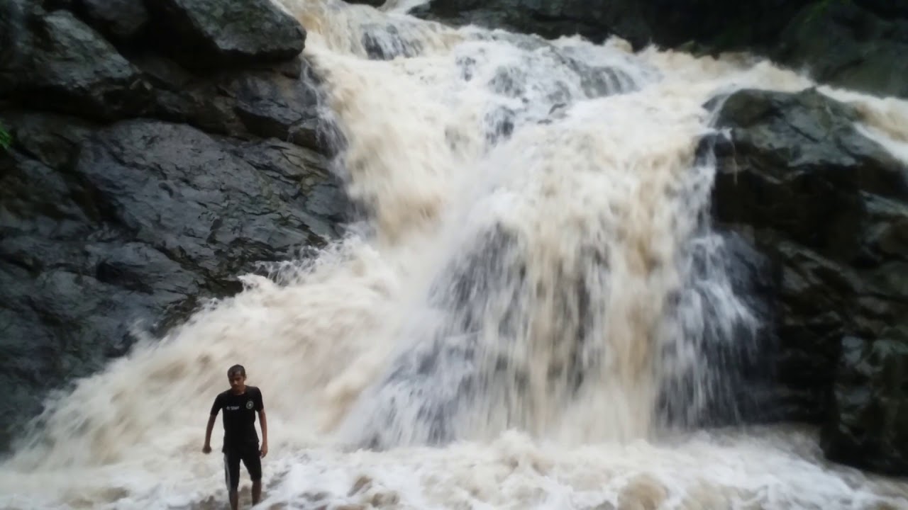 Vasai tungareshwar waterfall during heavy rainfall - YouTube