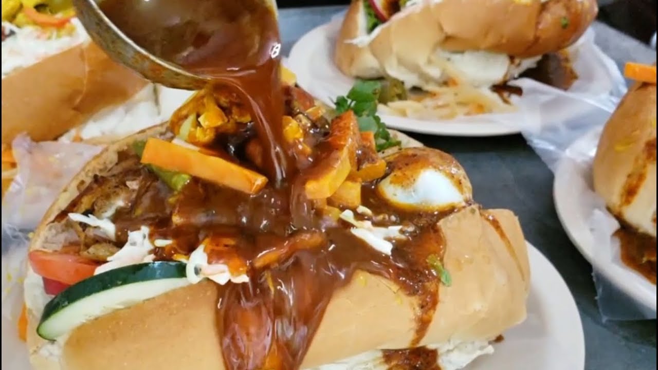 Comiendo los ricos panes con gallina Jeshua con un amigo suscriptor ...
