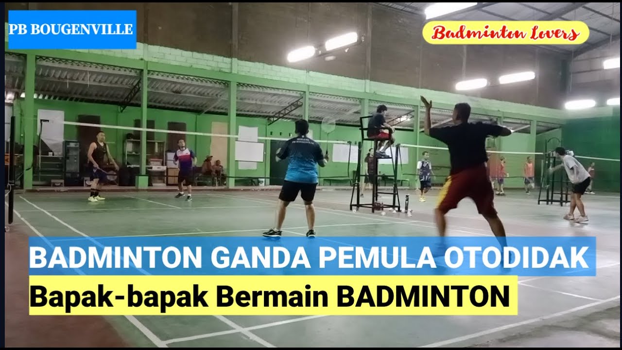 Bermain BADMINTON GANDA PEMULA // Bapak-bapak pemain BADMINTON otodidak ...