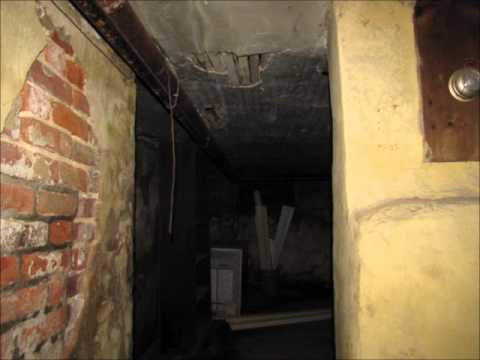 Scream in the basement - YouTube