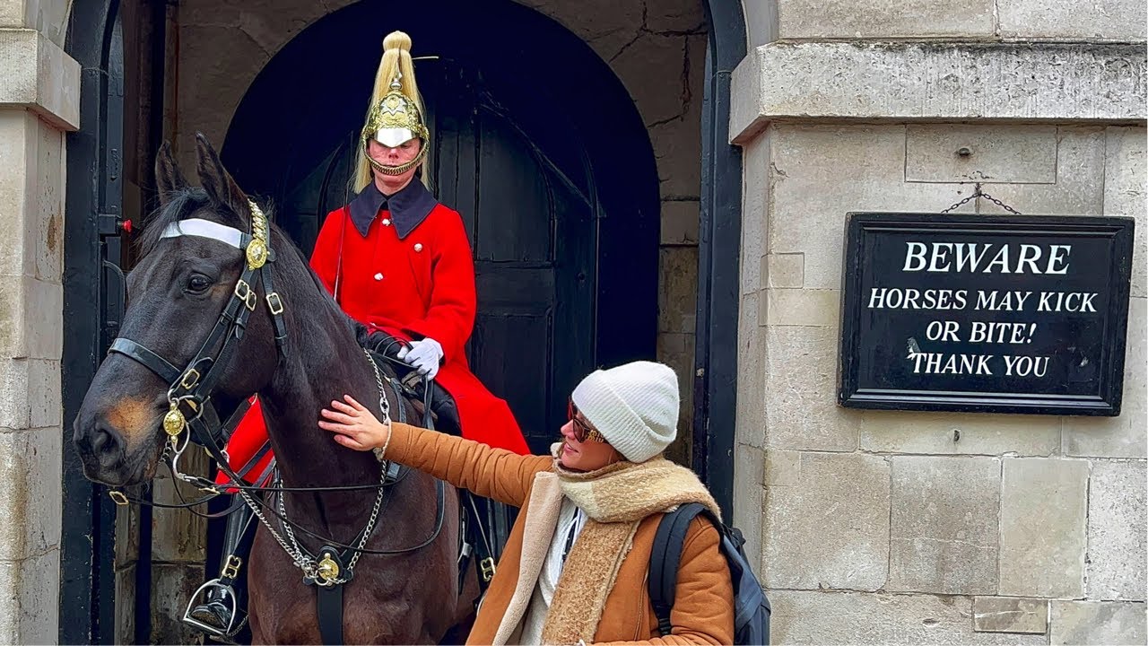 Funny and Serious Clips of Royals Kings guards England.! - YouTube