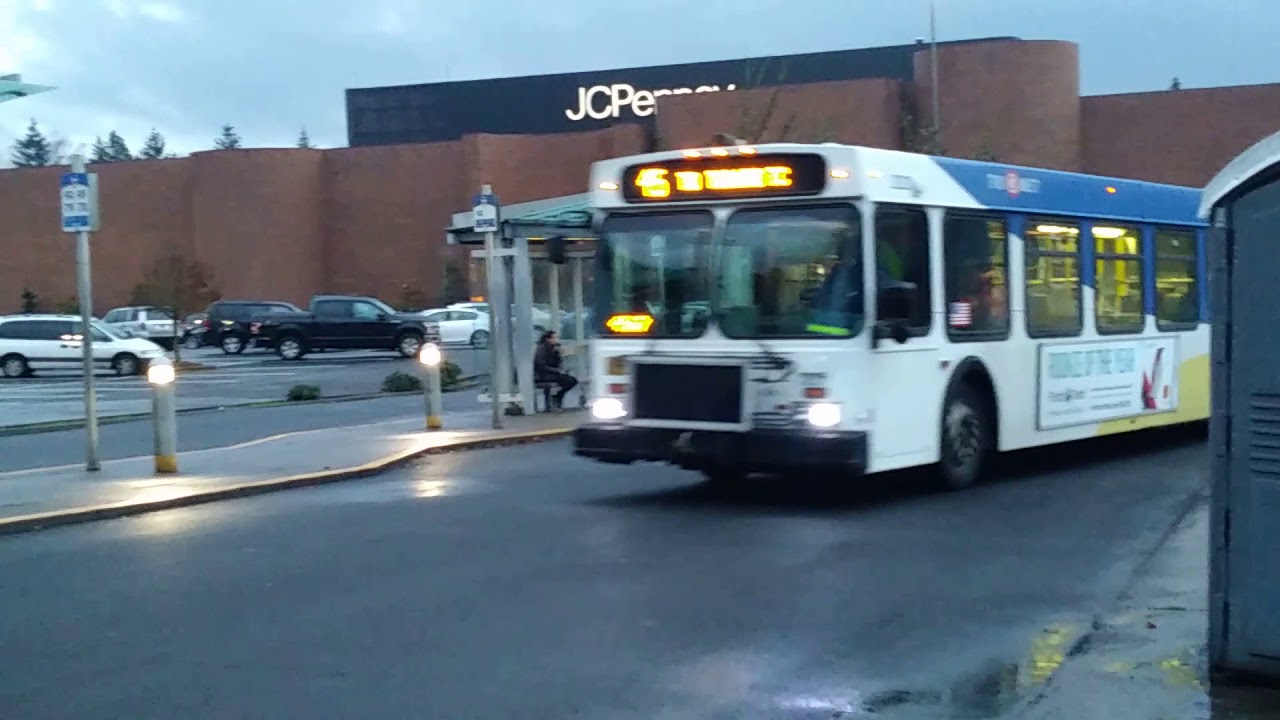 TriMet 2005 New Flyer D40LF #2821 on line 45 to Tigard - YouTube