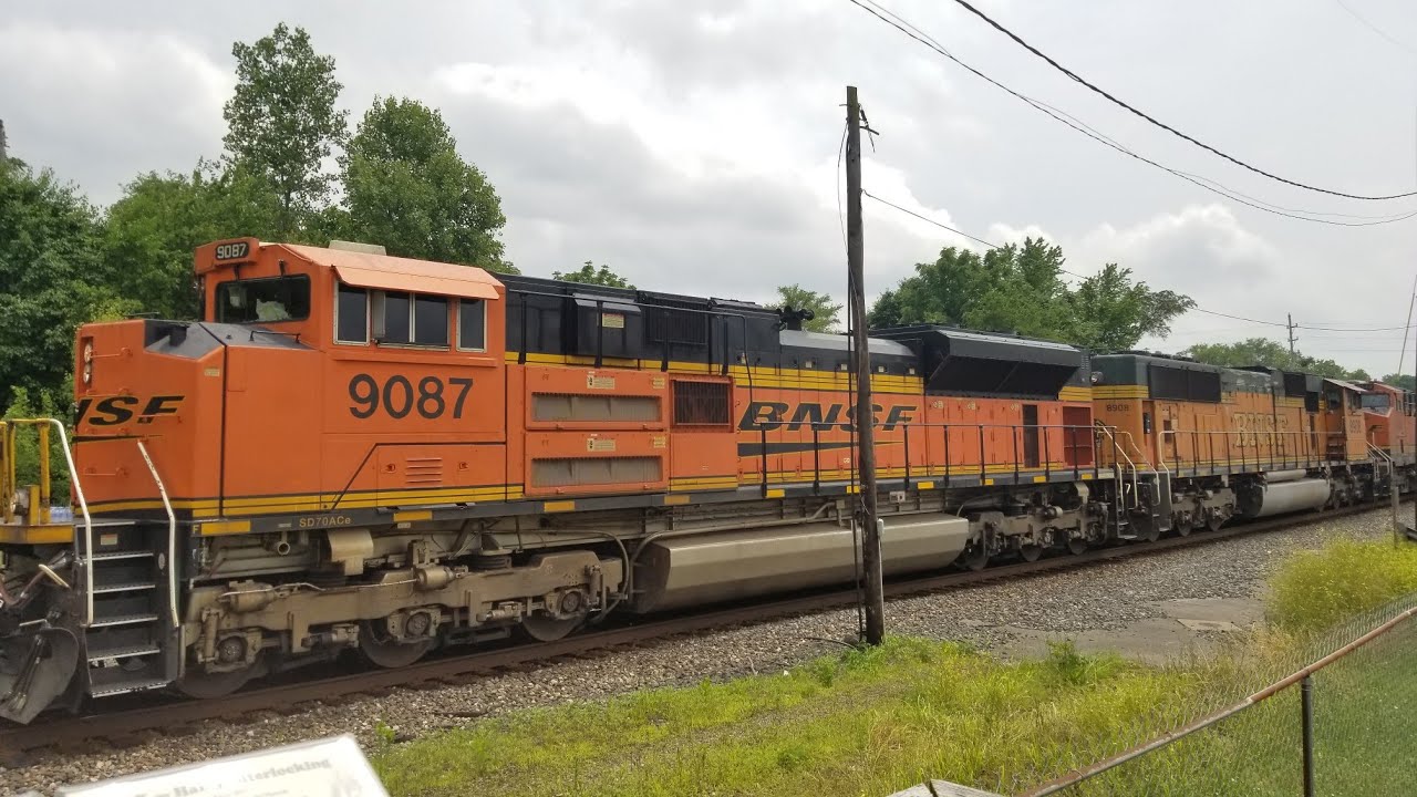 BNSF 9087 Northbound Terre Haute, IN - YouTube