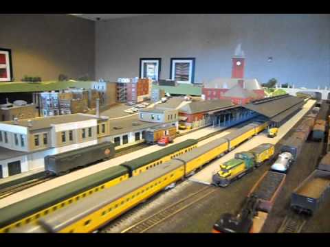 N-scale Enthusiast Convention 2013 model train show - YouTube