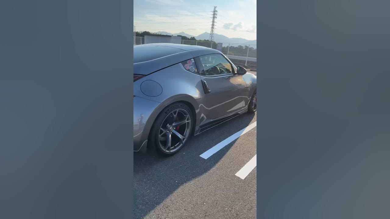 夏の夕日に照らされるフェアレディZ Z34 - YouTube