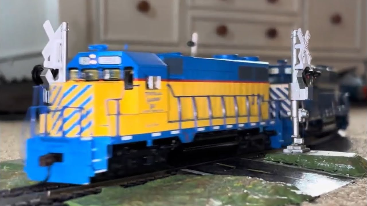 Ho scale Great Lakes Central Railroad mixed freight - YouTube