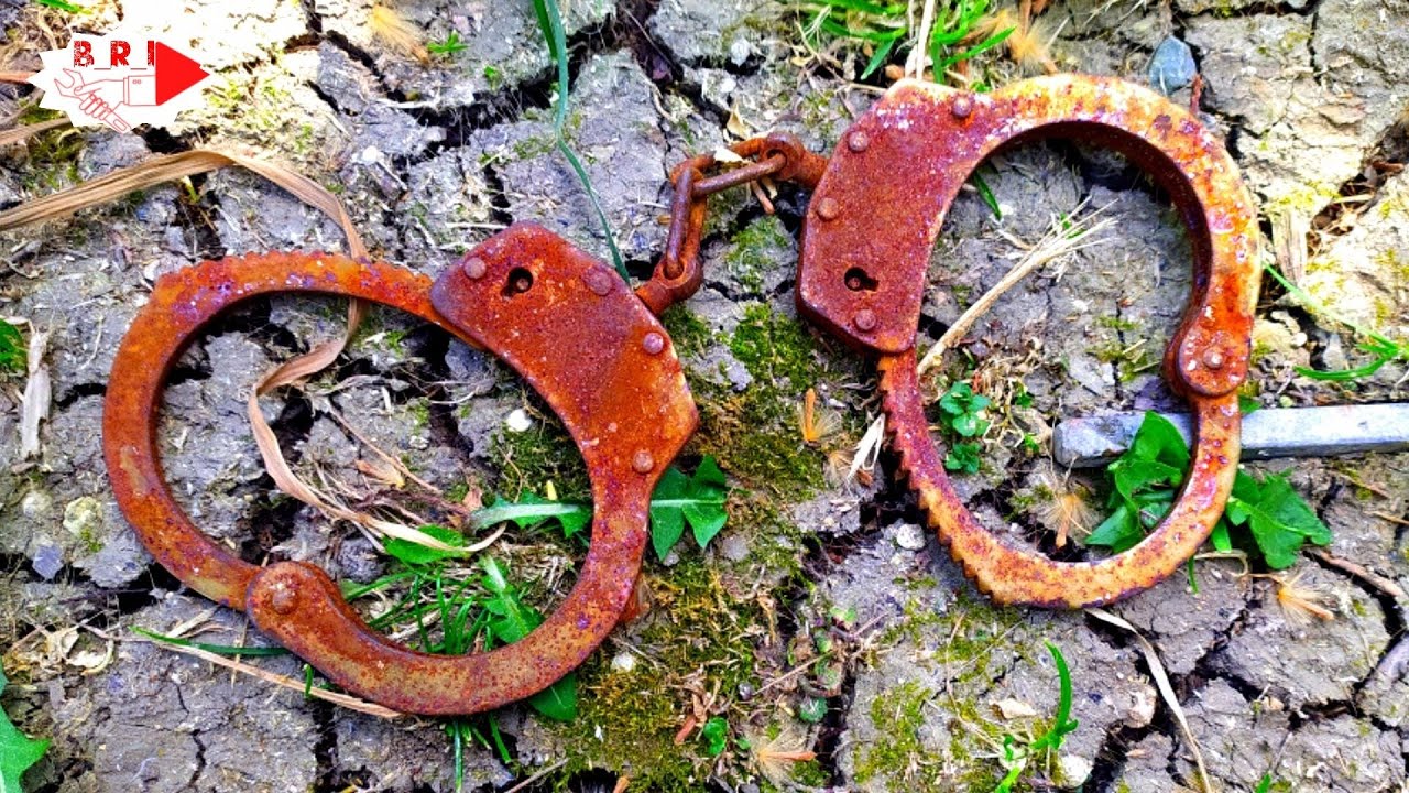 Restoration of rusty handcuffs, see how they became - YouTube