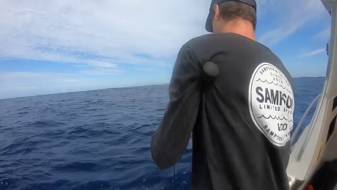 Deep water slow pitch jigging - YouTube