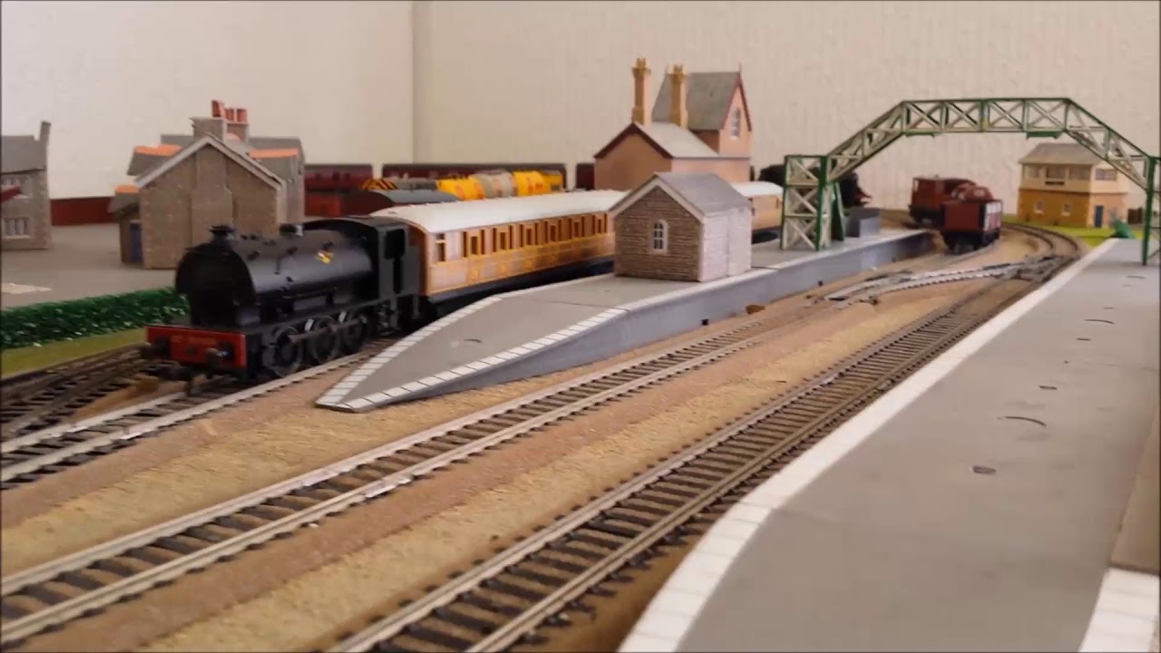 Bachmann 31-976 BR Standard Class 3MT No. 82005 BR Lined Green Late ...