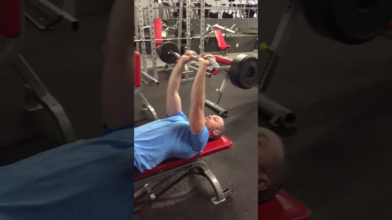 EZ Bar Skull Crusher - YouTube