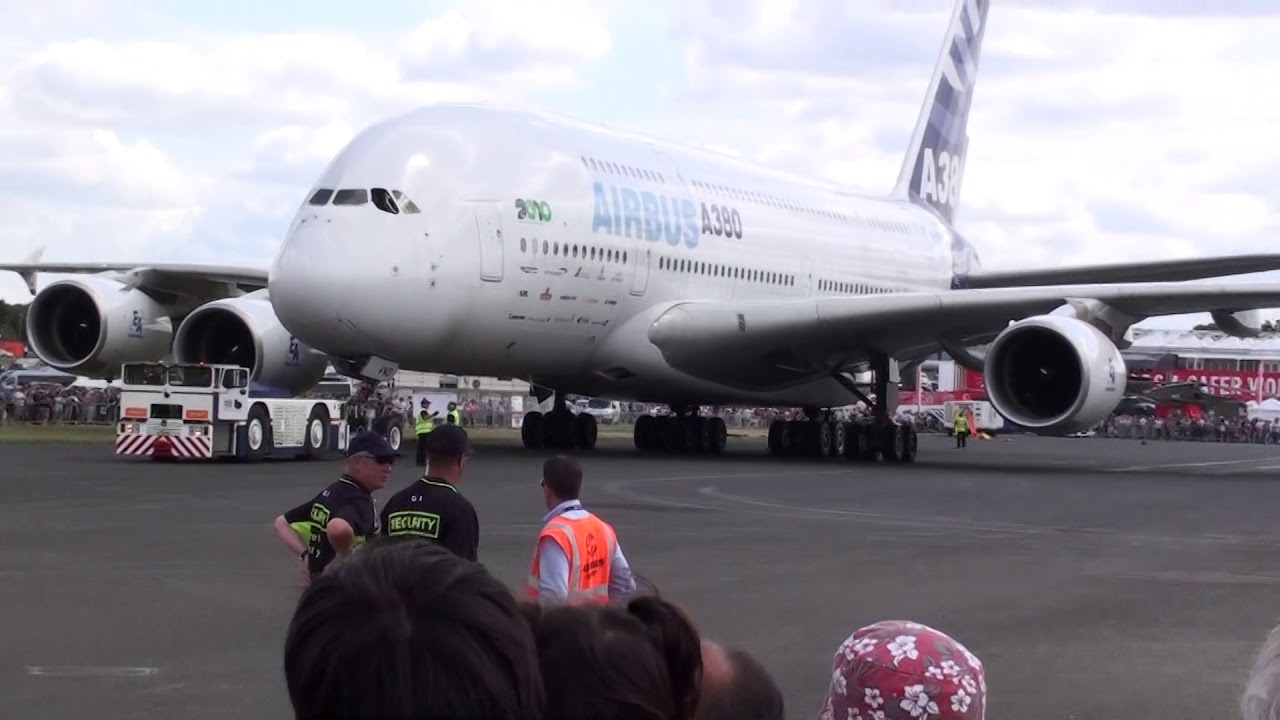 Airbus A380 Display - YouTube